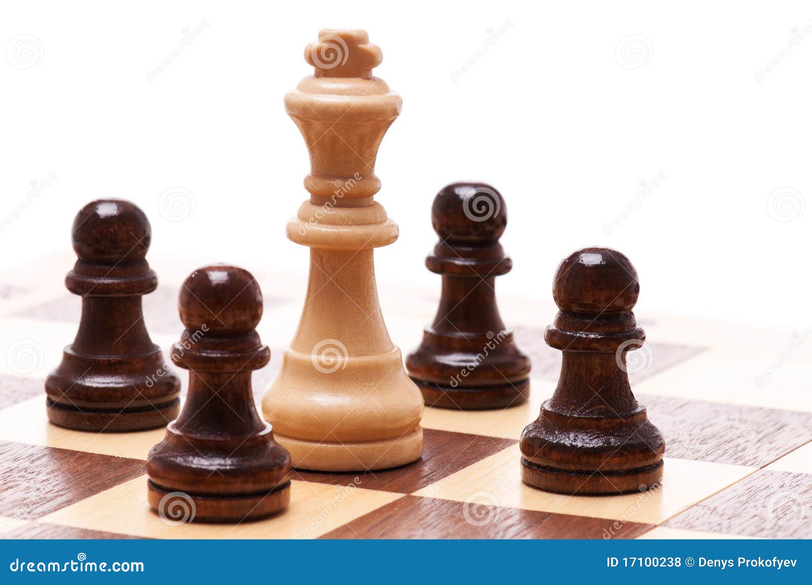 Schaakstukken stock foto. Image of spelen, gravure, slag - 17100238