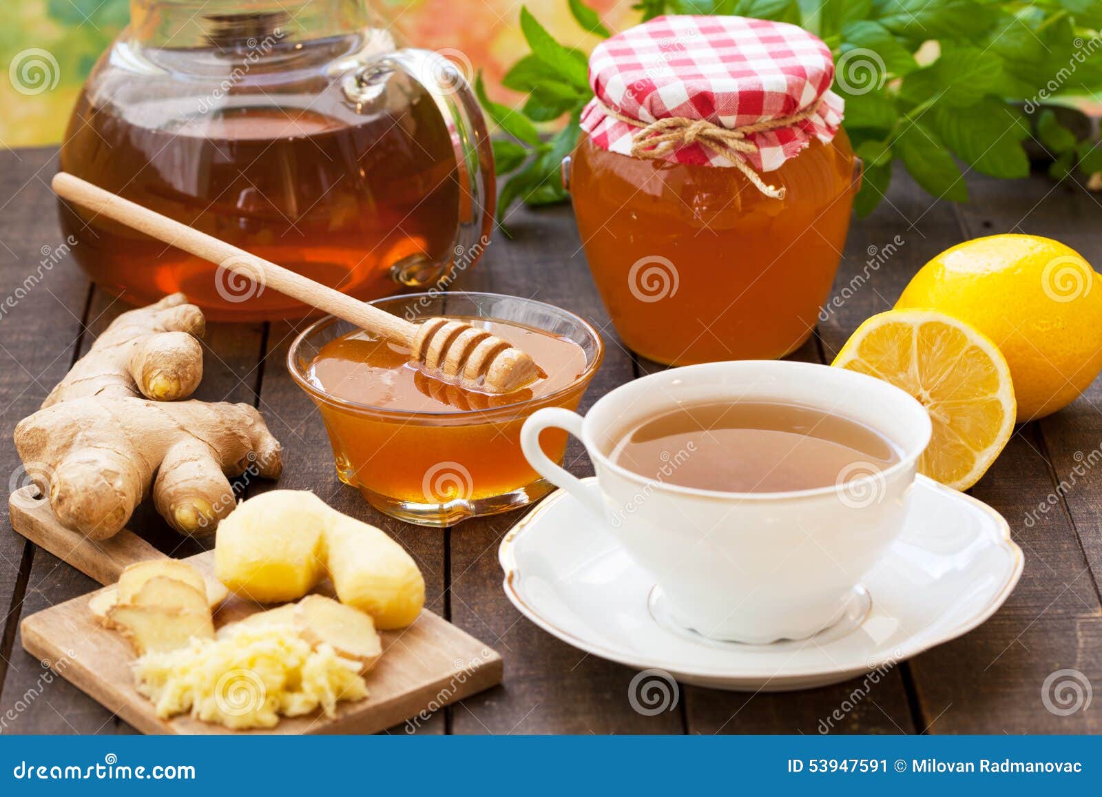 Schale Ingwertee Mit Honig Und Zitrone Stockbild - Bild von becher ...