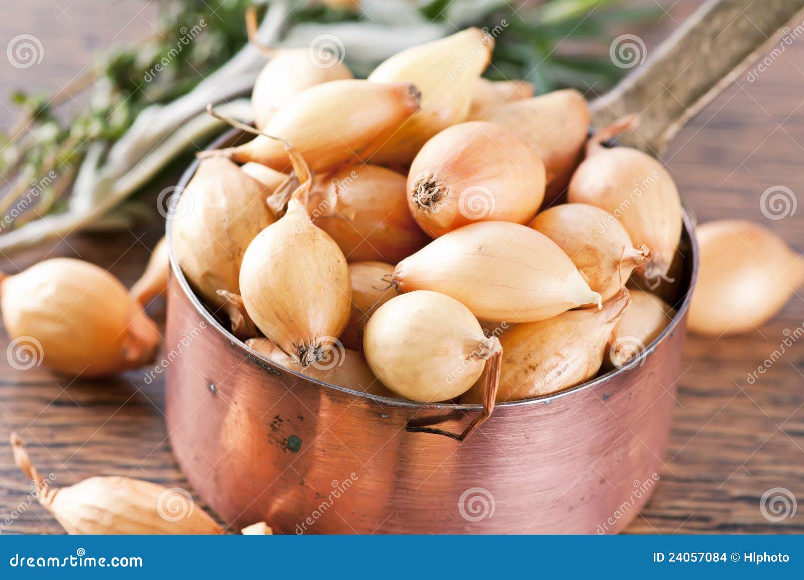 Schalotten stockfoto. Bild von hölzern, schalotten, gemüse - 24057084