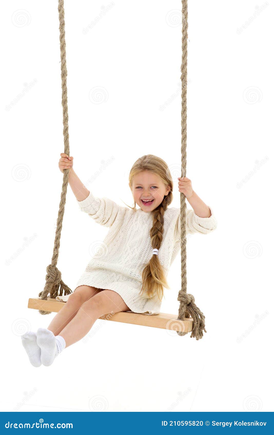 Schattig Meisje Met Lange Adem Dat Aan Touwtje Zit Stock Foto - Image ... Schattig Meisje Met Lange Adem Dat Aan Touwtje Zit Stock Foto - Image ...