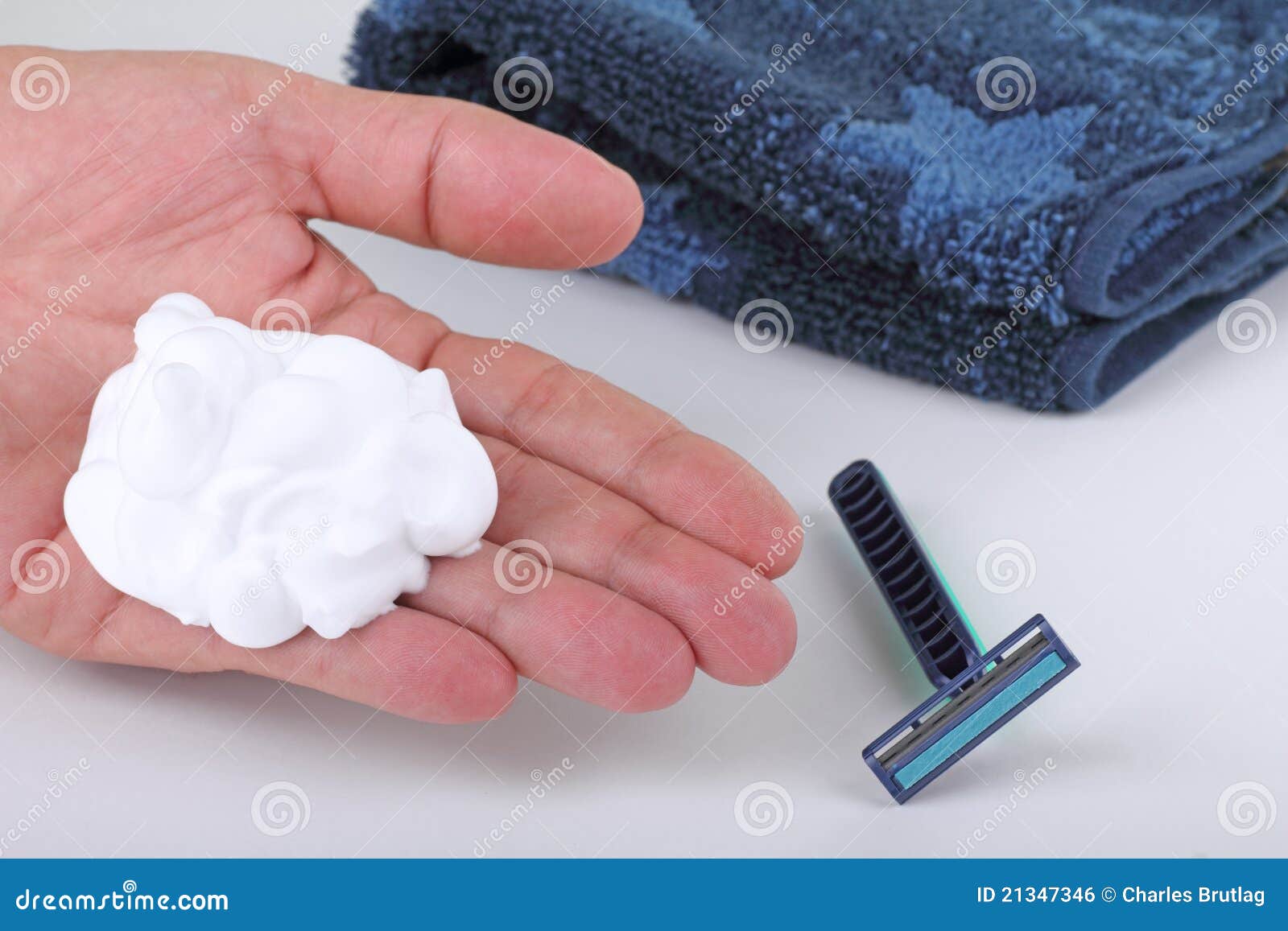 Scheercrème en Scheermes stock foto. Image of room, scheren - 21347346