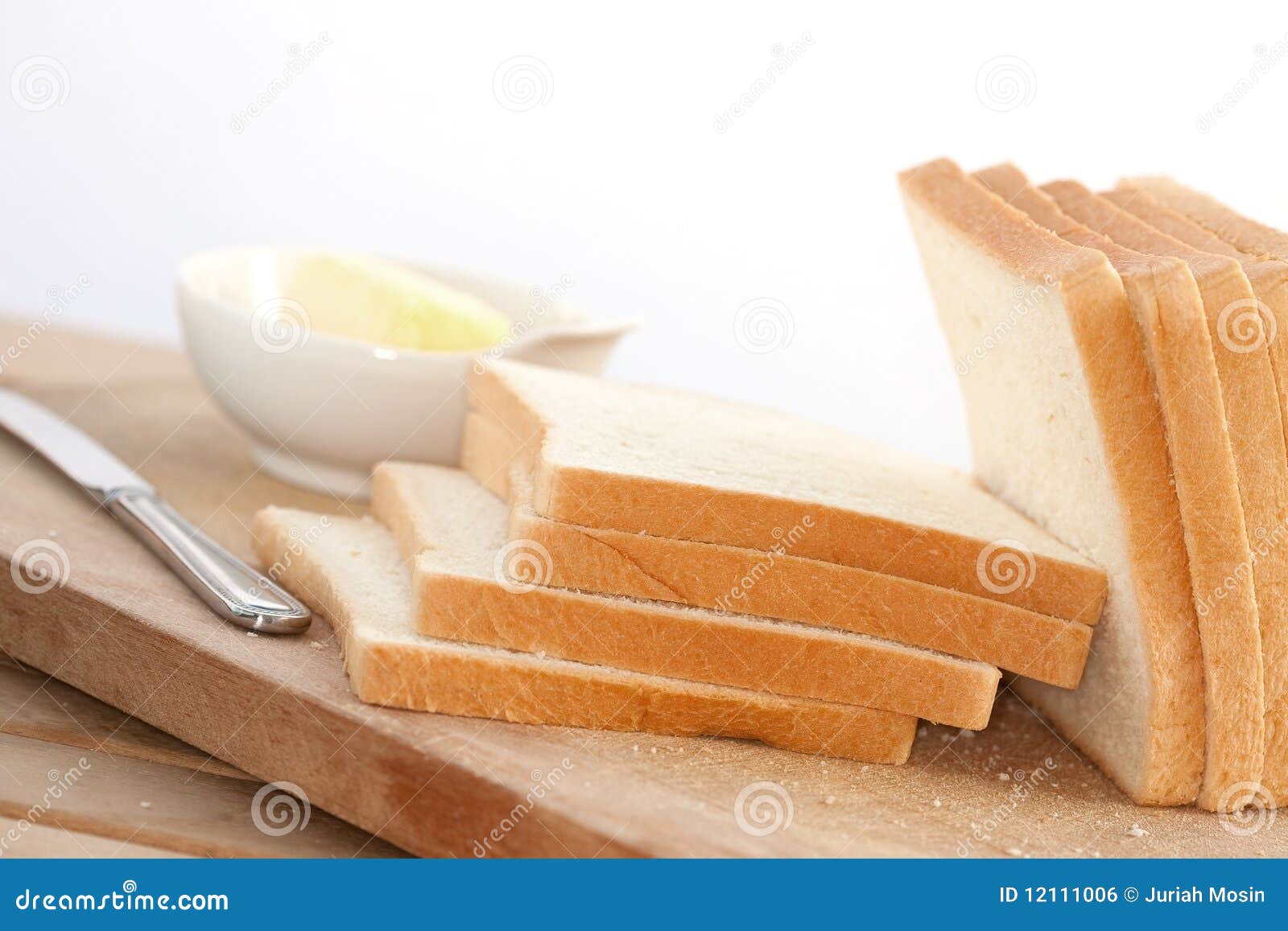 Scheiben Brot Mit Schüssel Butter Stockfoto - Bild von schnitt ...