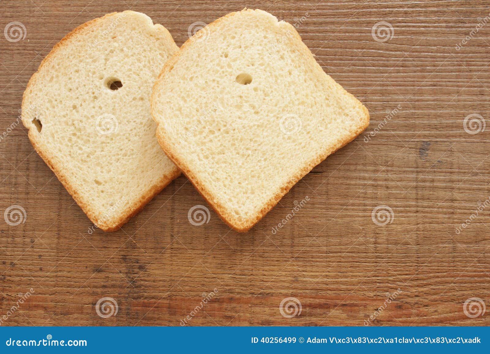 Scheiben des Toastbrotes stockbild. Bild von getrennt - 40256499