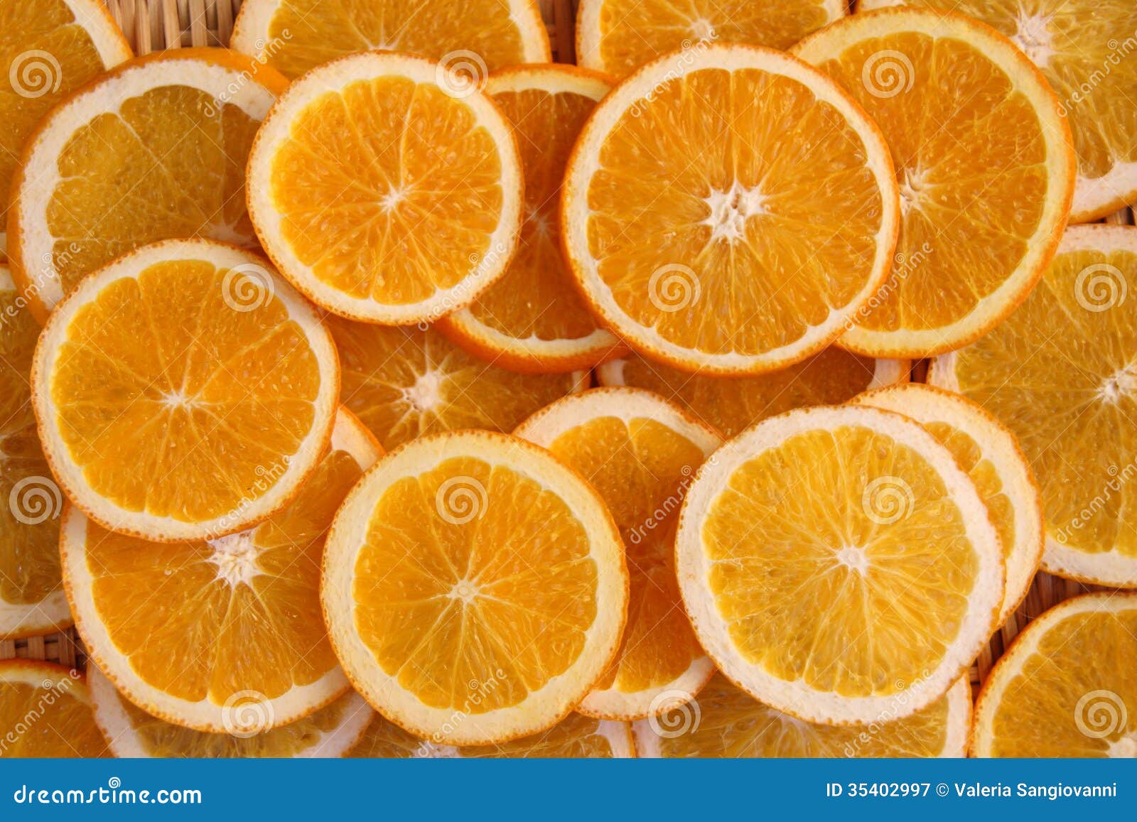 Scheiben von Orangen stockbild. Bild von nahrung, orangen - 35402997