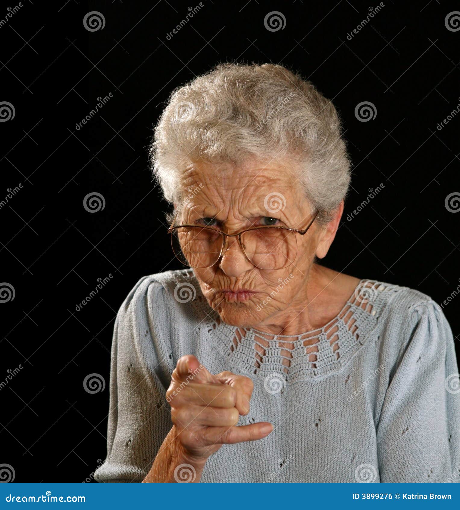 Schelten der Großmutter stockfoto. Bild von altern, träumen - 3899276