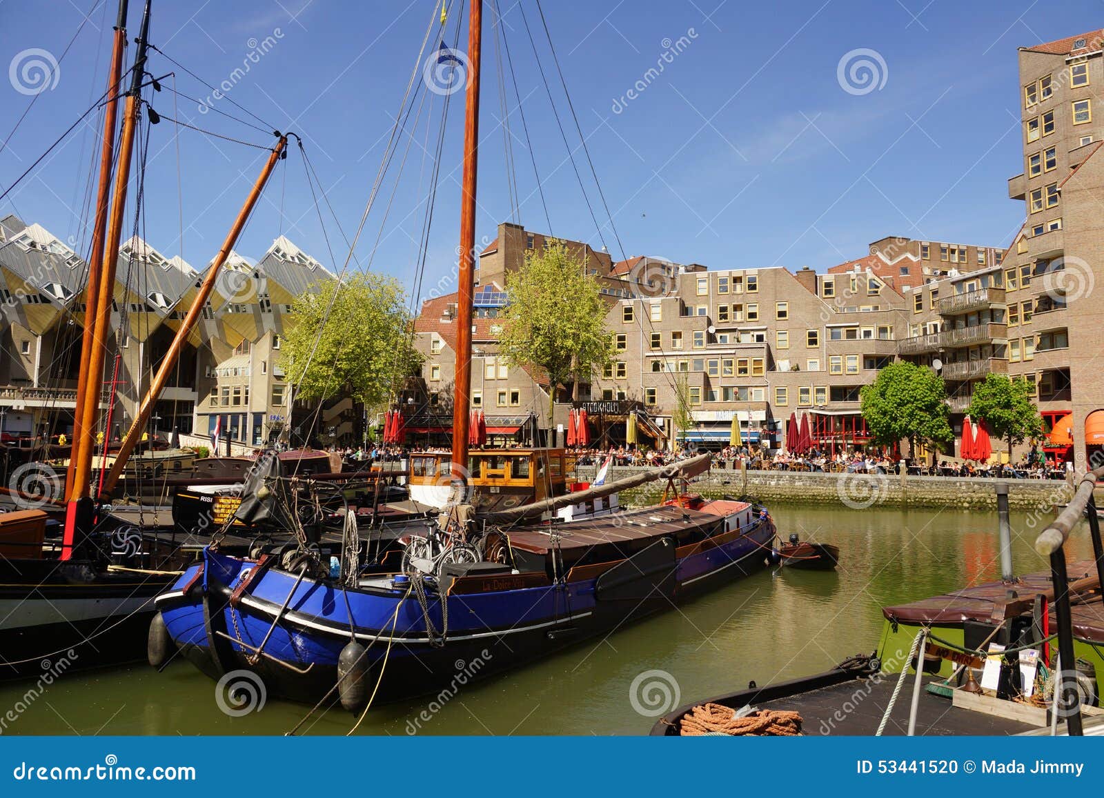 Schepen Bij Oude Haven Rotterdam Redactionele Afbeelding - Image of ...