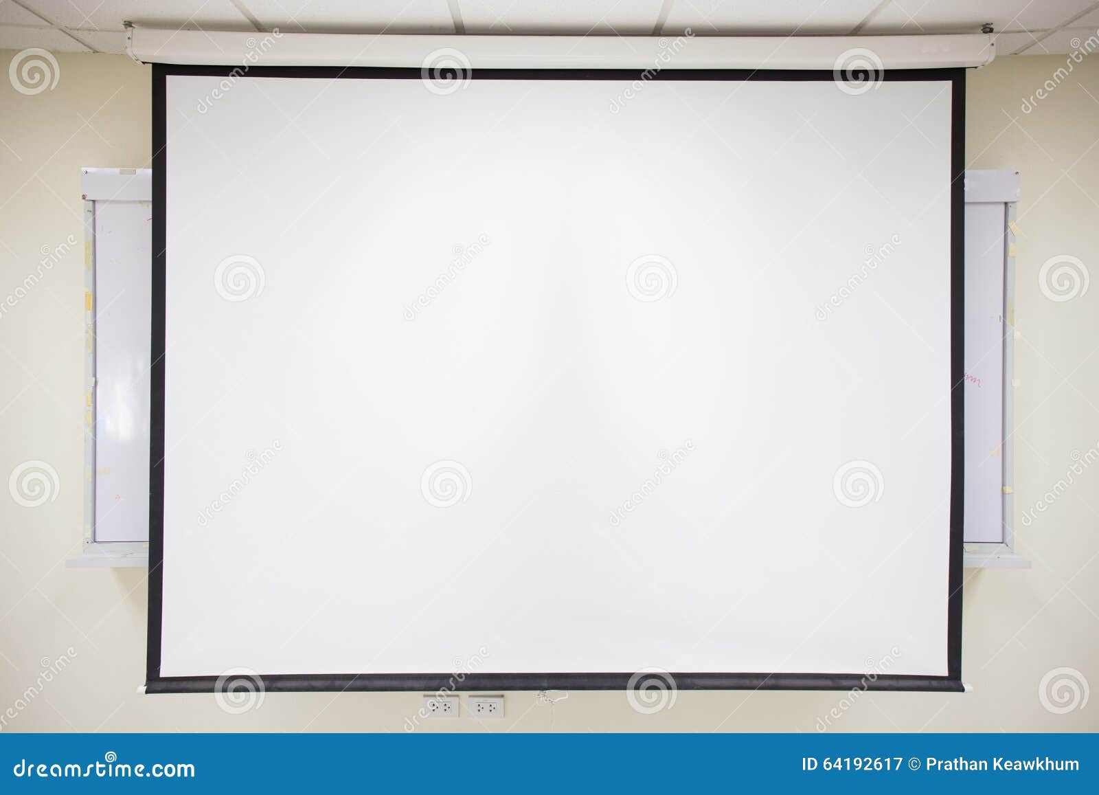 Schermo Bianco Del Proiettore Immagine Stock - Immagine di proiettore ...