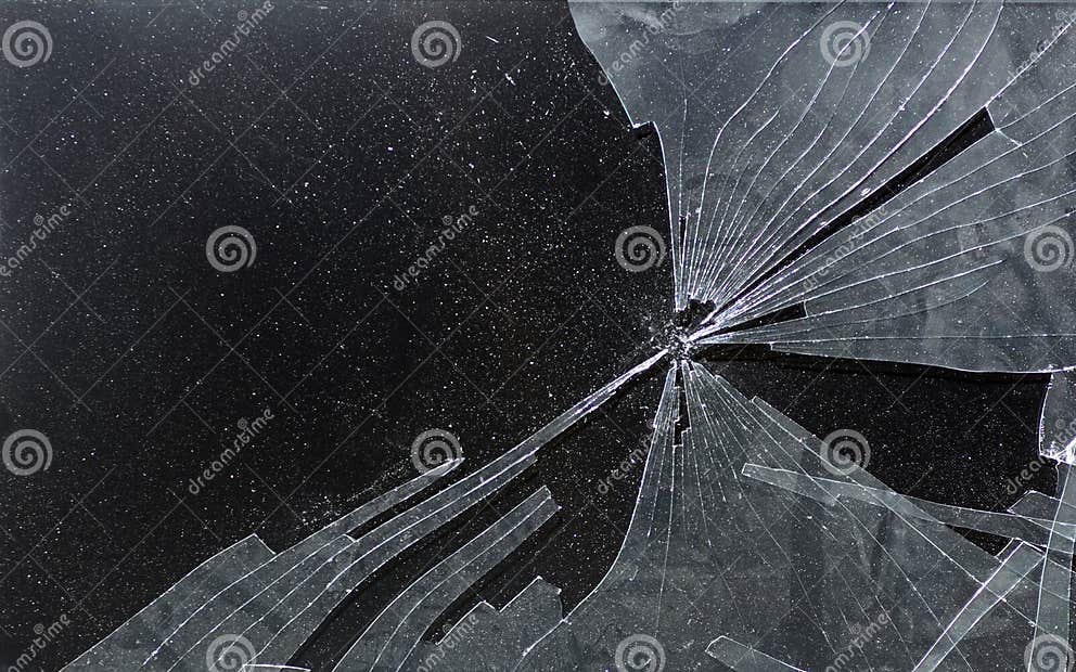 Schermo di computer rotto immagine stock. Immagine di vetro - 74894365