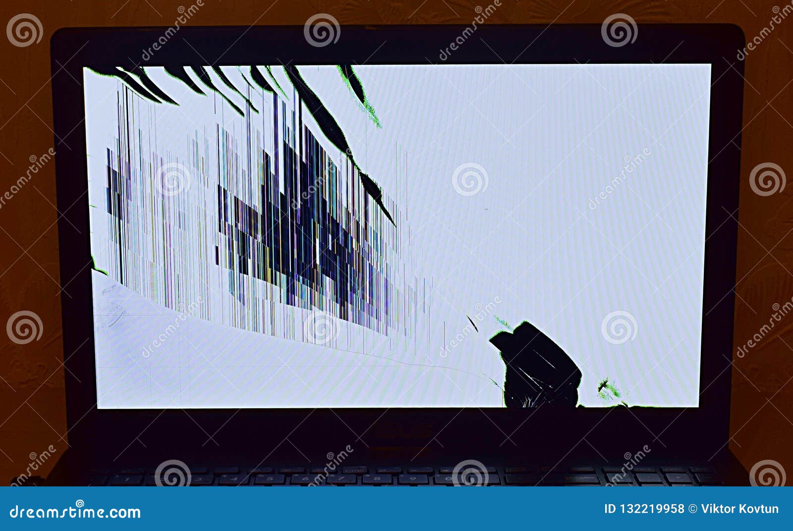 Schermo LCD Del Computer Portatile Rotto Fotografia Stock - Immagine di ...