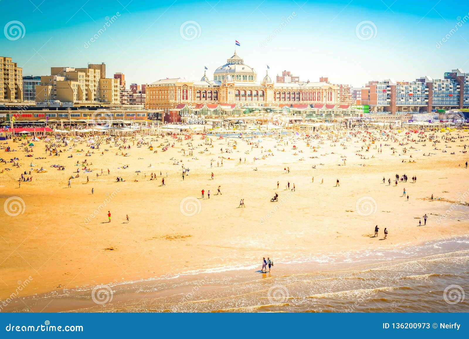 Scheveningen-Strand, Den Haag Stockbild - Bild von reise, leute: 136200973