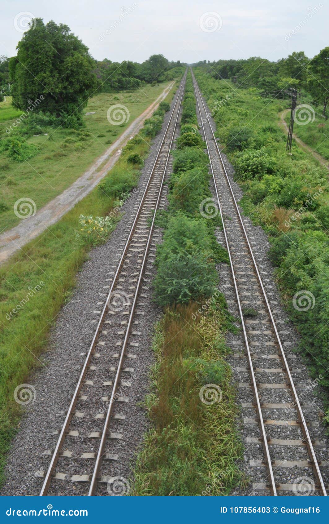 Schienen Gerade Stockfotos und Bilder - Laden Sie 1,117 lizenzfreie ...