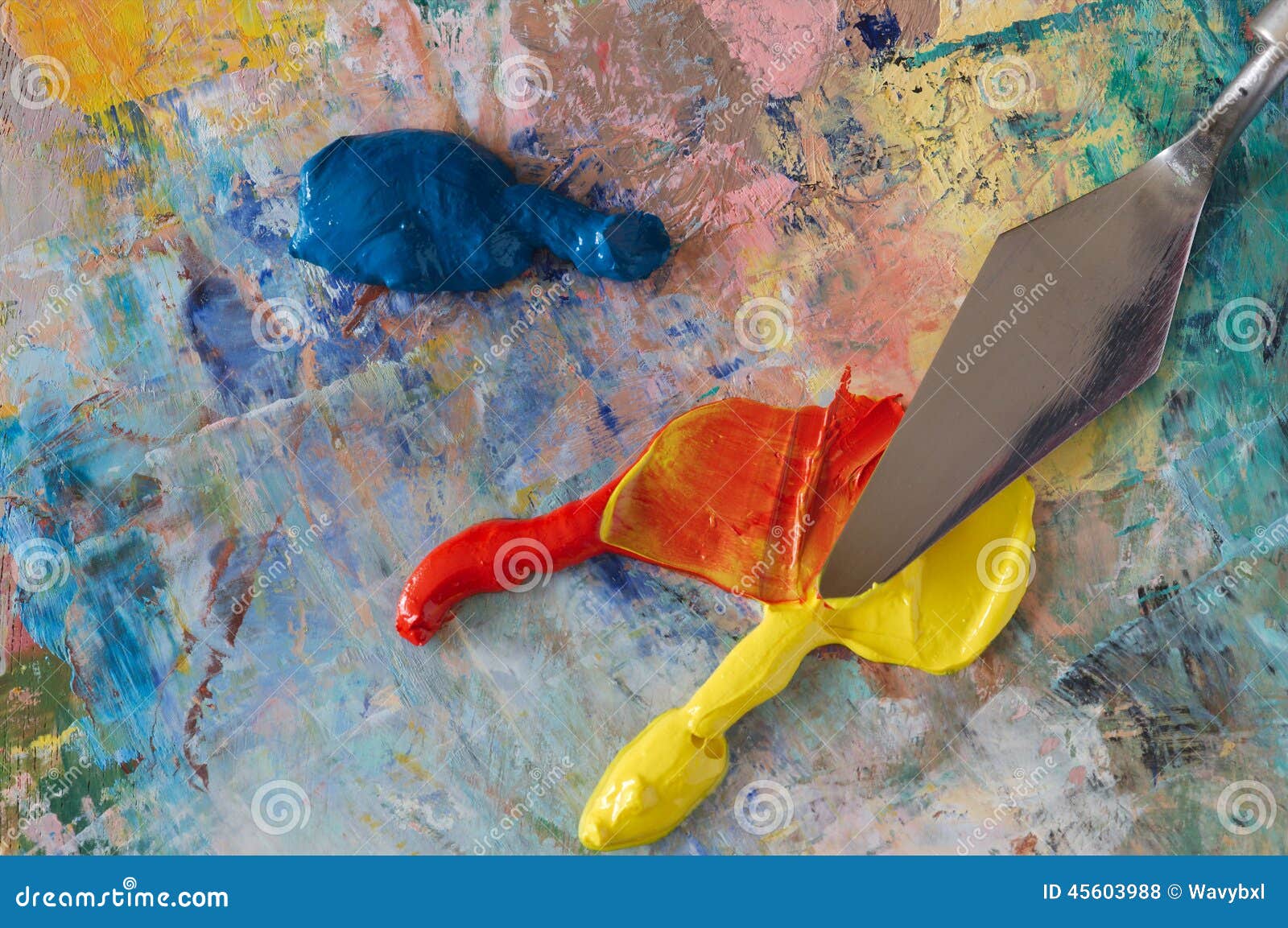 Schildersmes Dat Olieverven Mengt Stock Foto - Image of kleurrijk ...