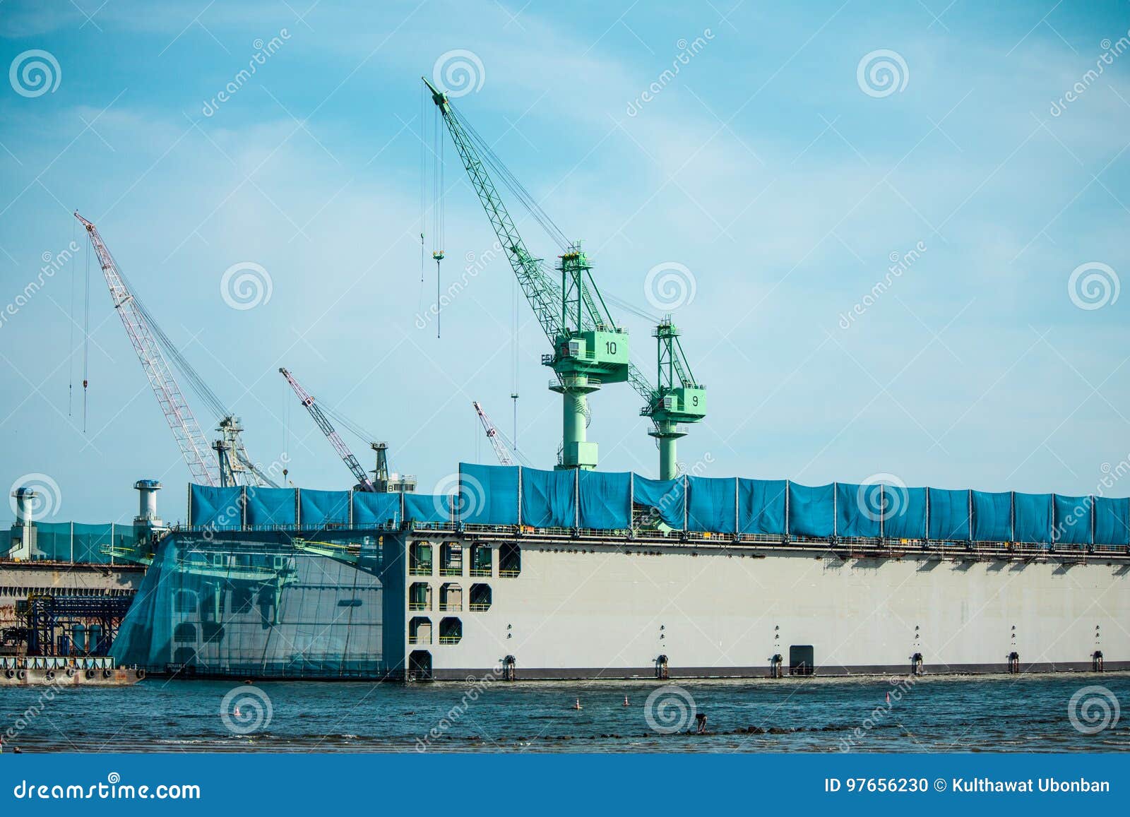 Schip in Drijvend Dok, Scheepswerf, Werf, De Werf Van De Schipreparatie ...