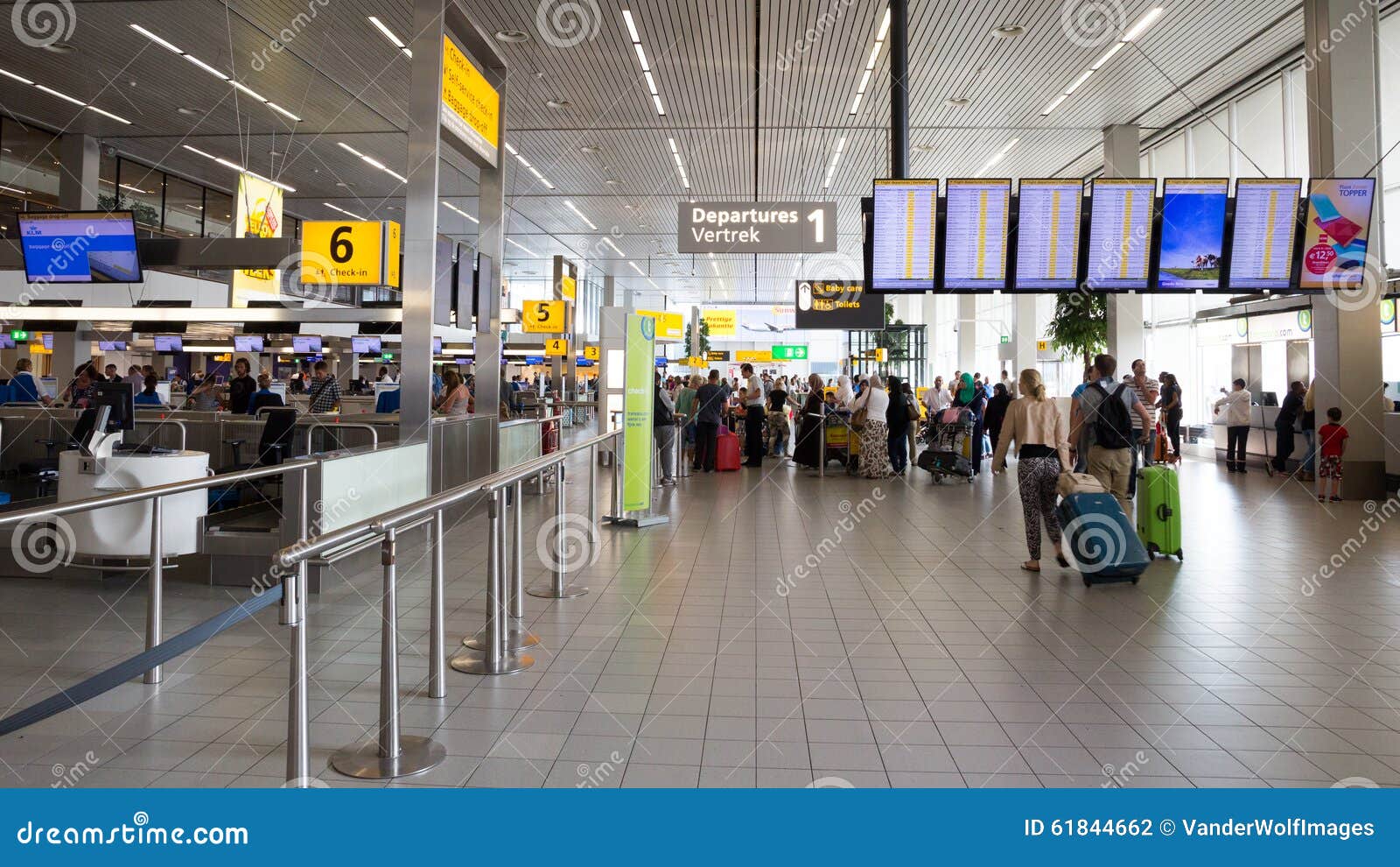 Schiphol vertrek redactionele fotografie. Image of reizigers - 61844662