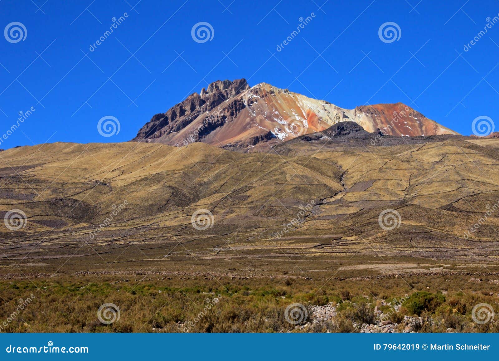 Schlafender Vulkan Tunupa, Salar De Uyuni, Bolivien Stockbild - Bild ...