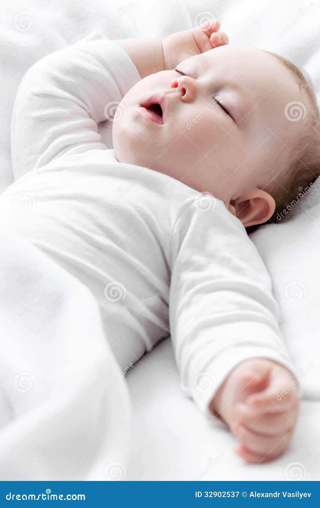Schlafendes Baby stockbild. Bild von person, kleinkind - 32902537