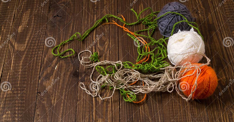 Schlaufen des Threads stockbild. Bild von wollen, produkt - 69879315