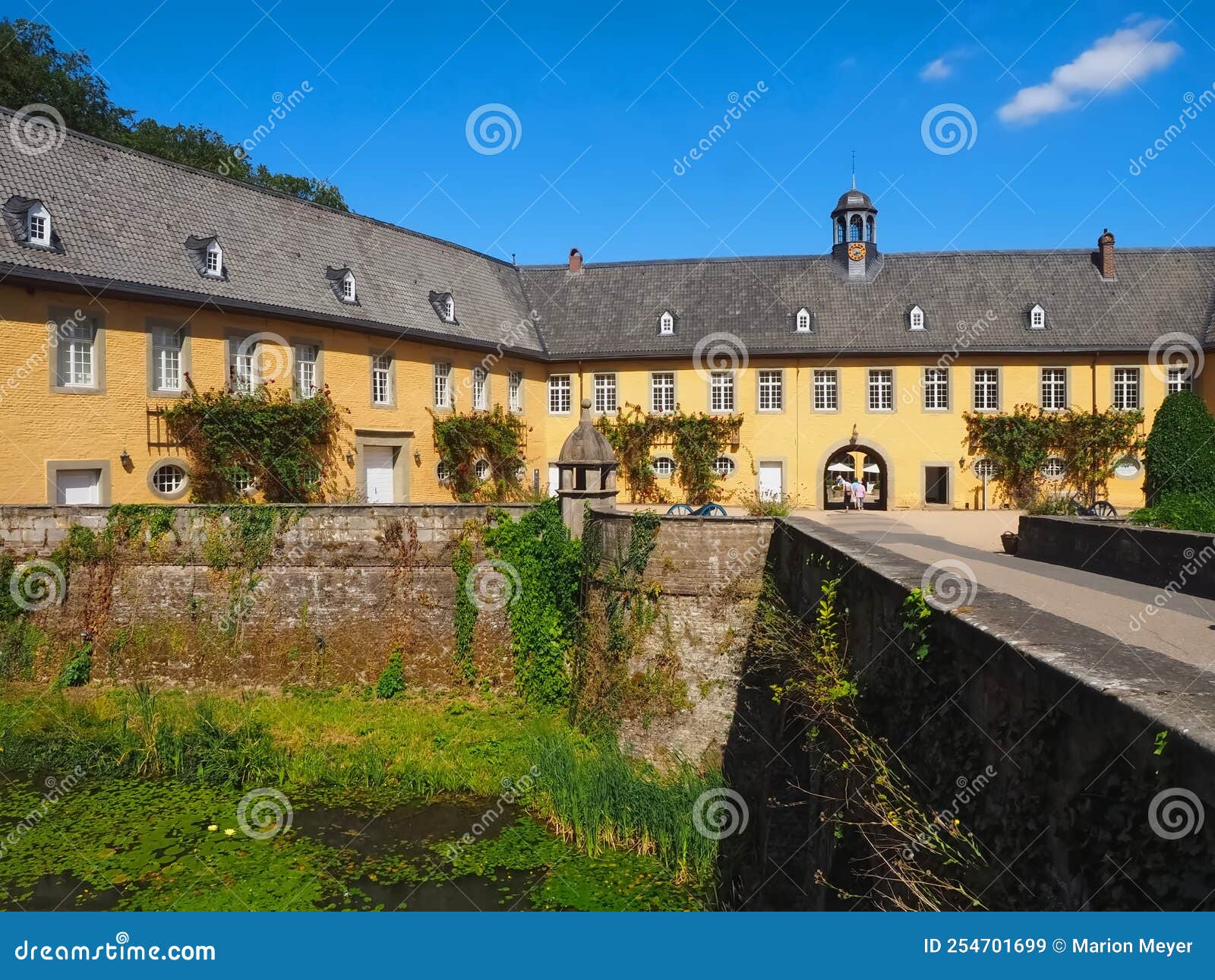 Schloss Dyck Beautiful German Water Castle in Juechen Editorial Stock ...