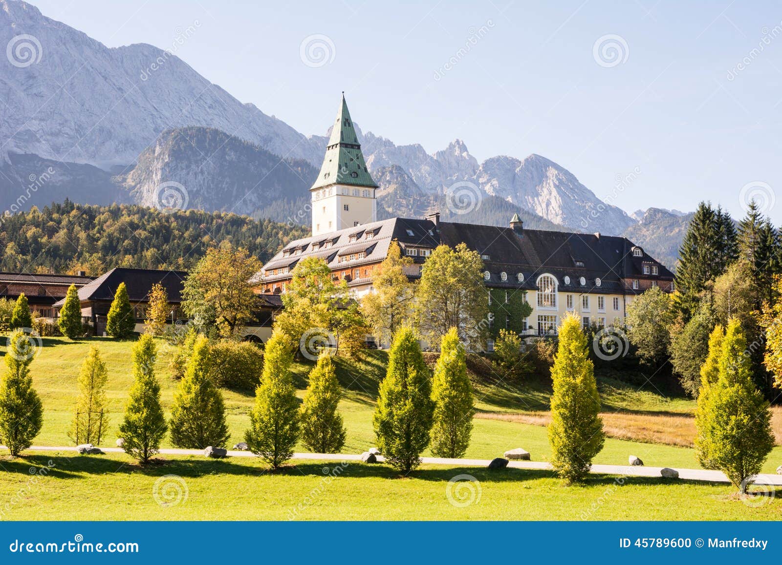 Schloss Elmau redaktionelles bild. Bild von berg, herbst - 45789600