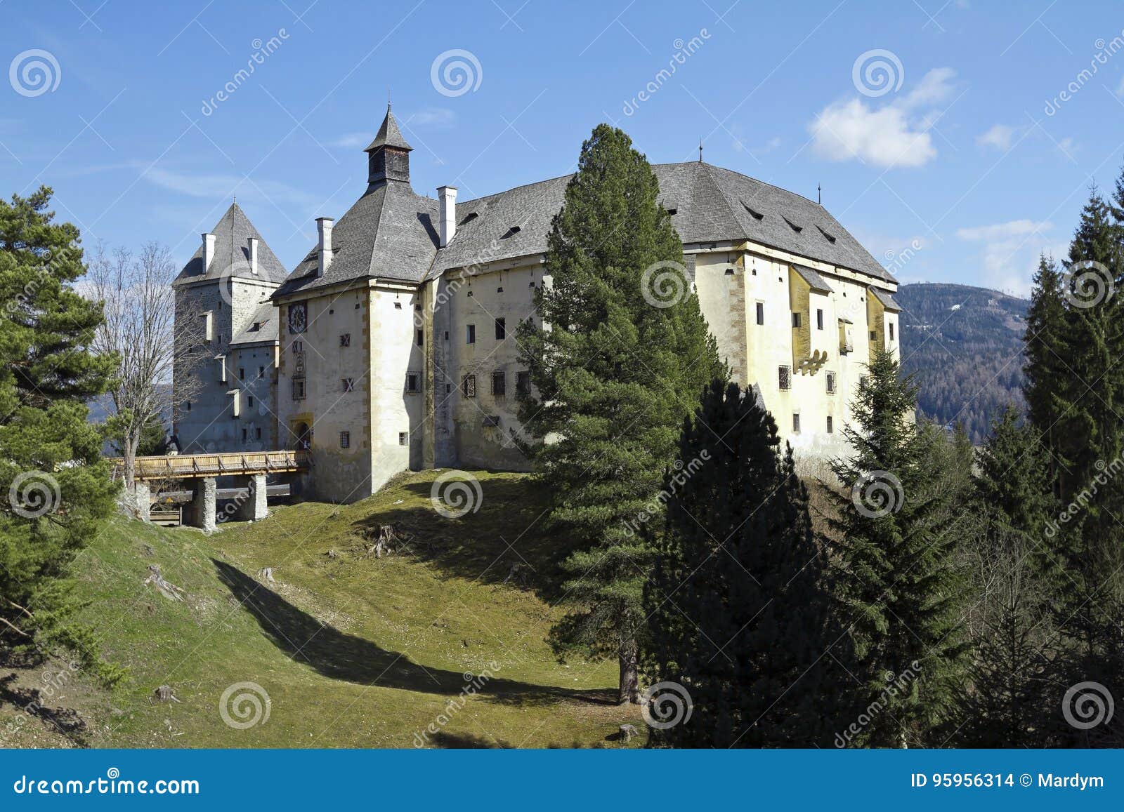 Schloss Moosham Ist Alias Das Hexen-Schloss Stockfoto - Bild von ...