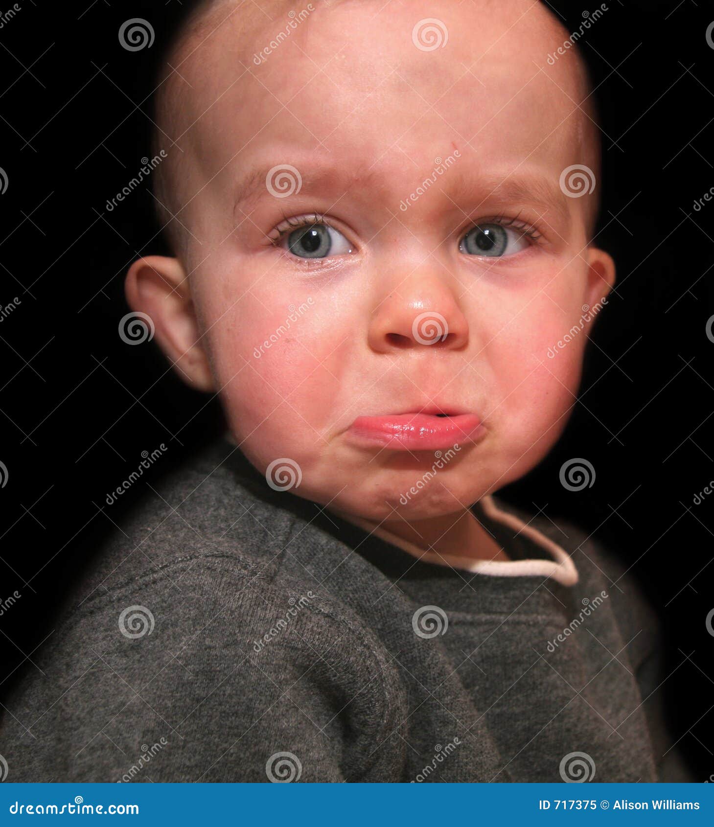Schmollen stockbild. Bild von schmollen, kind, junge, gesicht - 717375