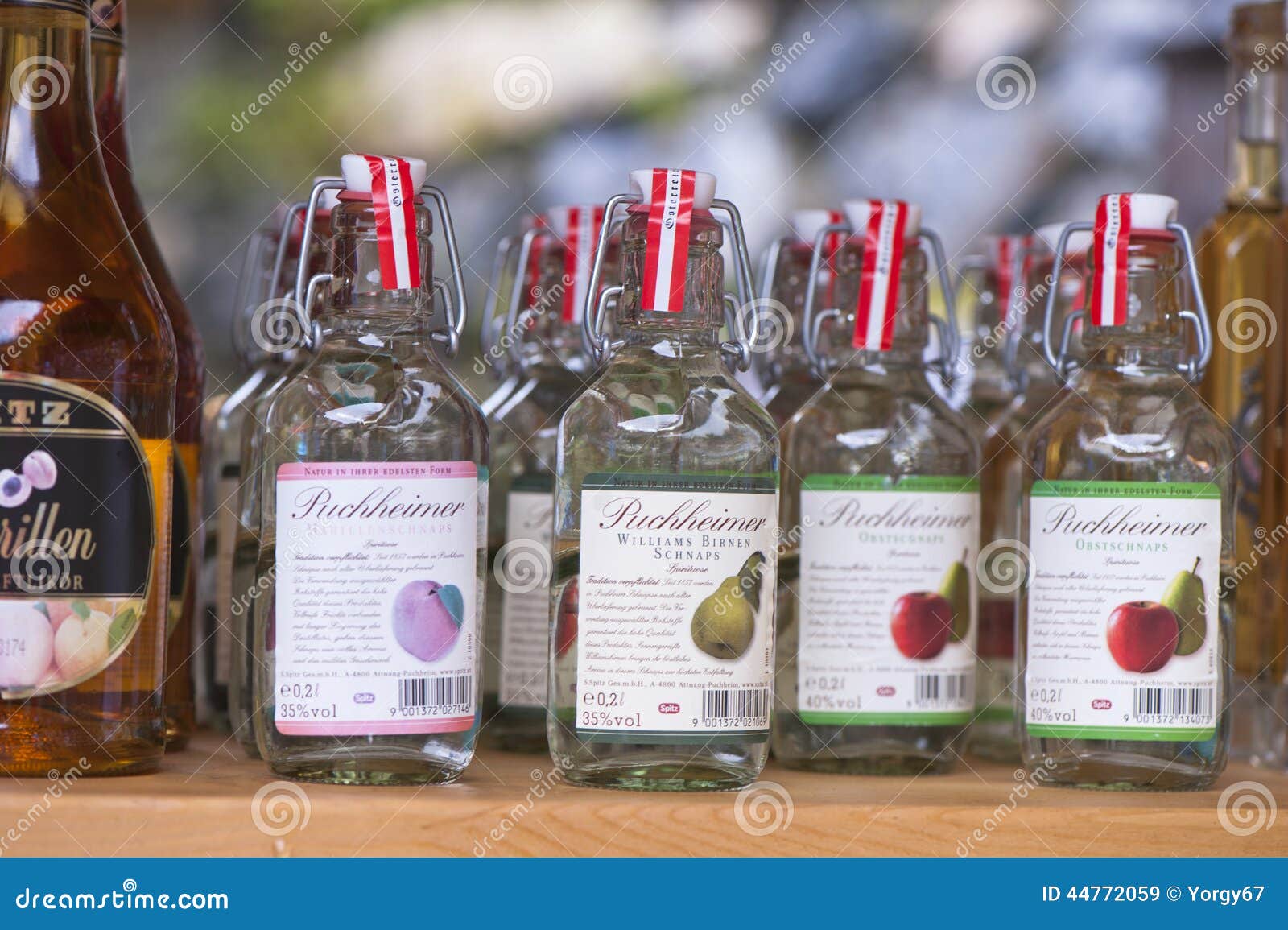 Schnaps traditionnel image stock éditorial. Image du schnaps - 44772059