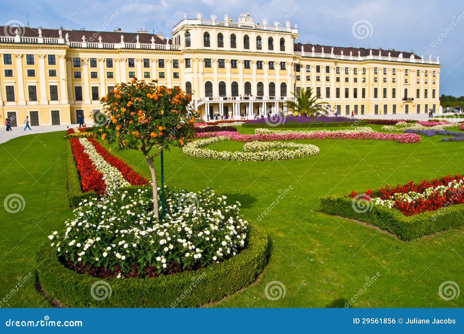 Schoenbrunn editorial photo. Image of schoenbrunn, monument - 29561856
