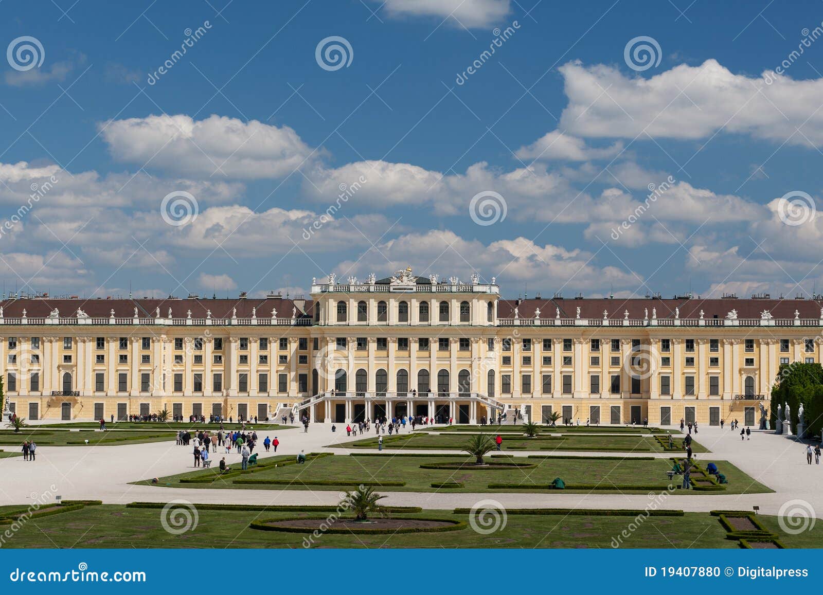 Schonbrunn palace stock photo. Image of sculpture, palace - 19407880