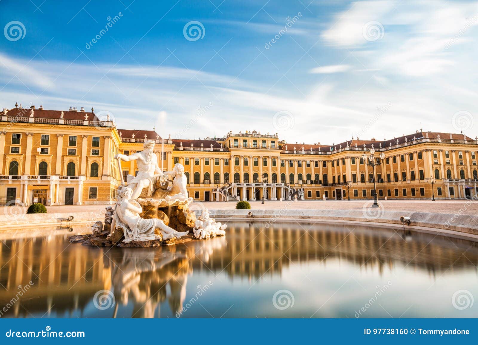 Schonbrunn Palace in Vienna, Austria Editorial Image - Image of ...