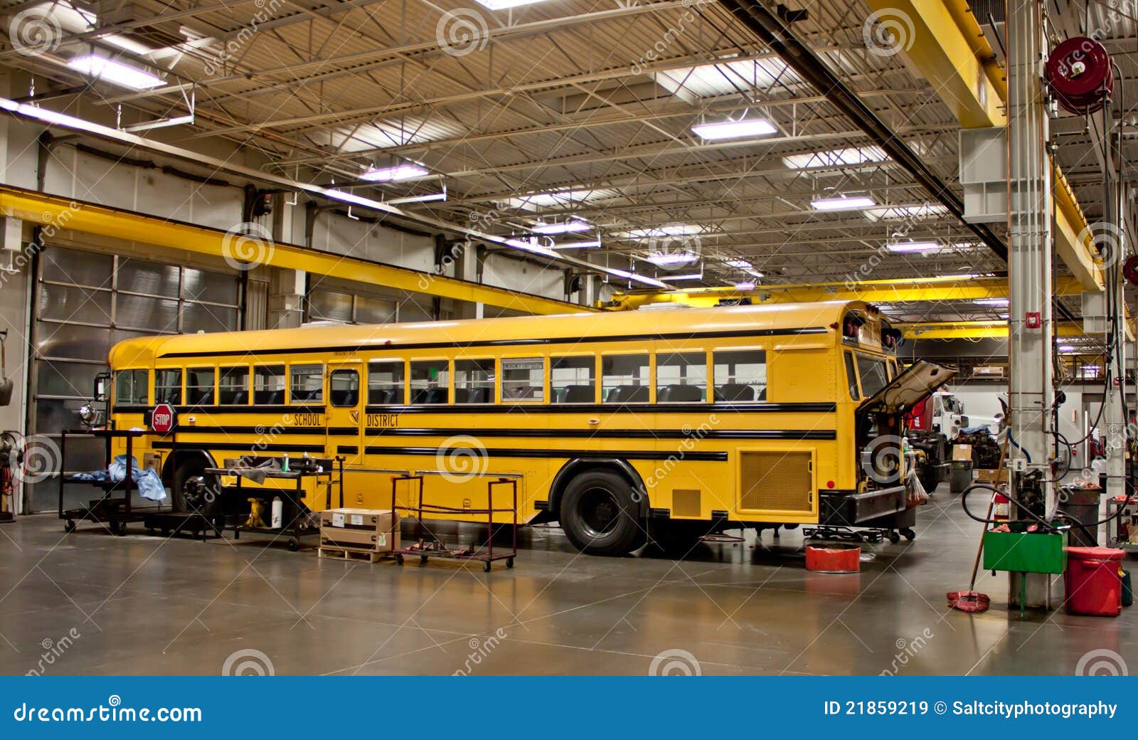 School Bus In The Shop Royalty Free Stock Images - Image: 21859219