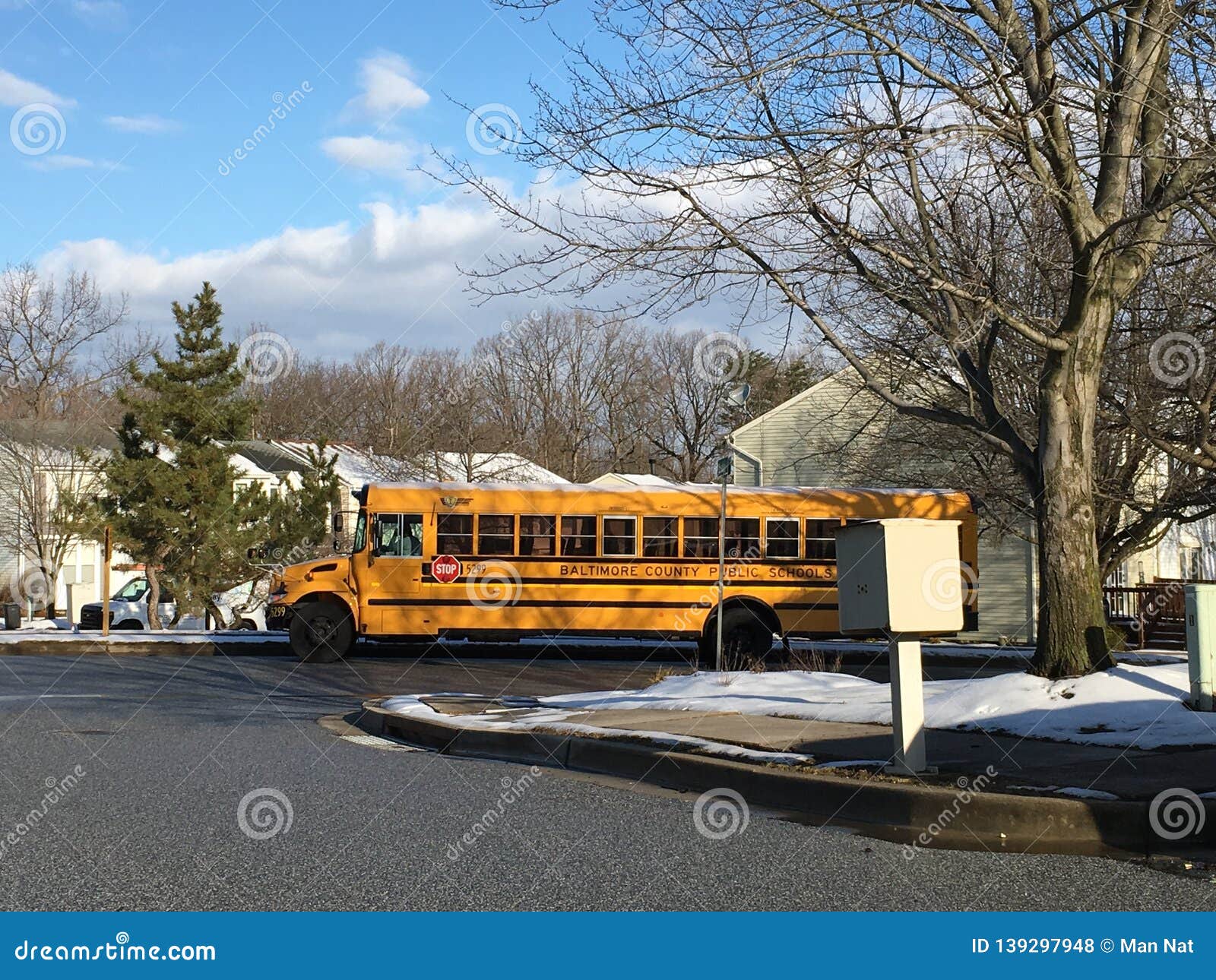 School bus after snow editorial stock photo. Image of sunshine - 139297948