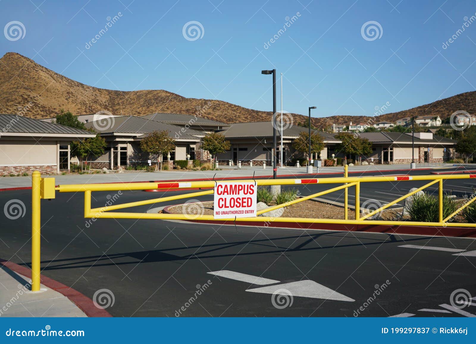 A School Campus Closed Sign on Gate Stock Image - Image of learning ...