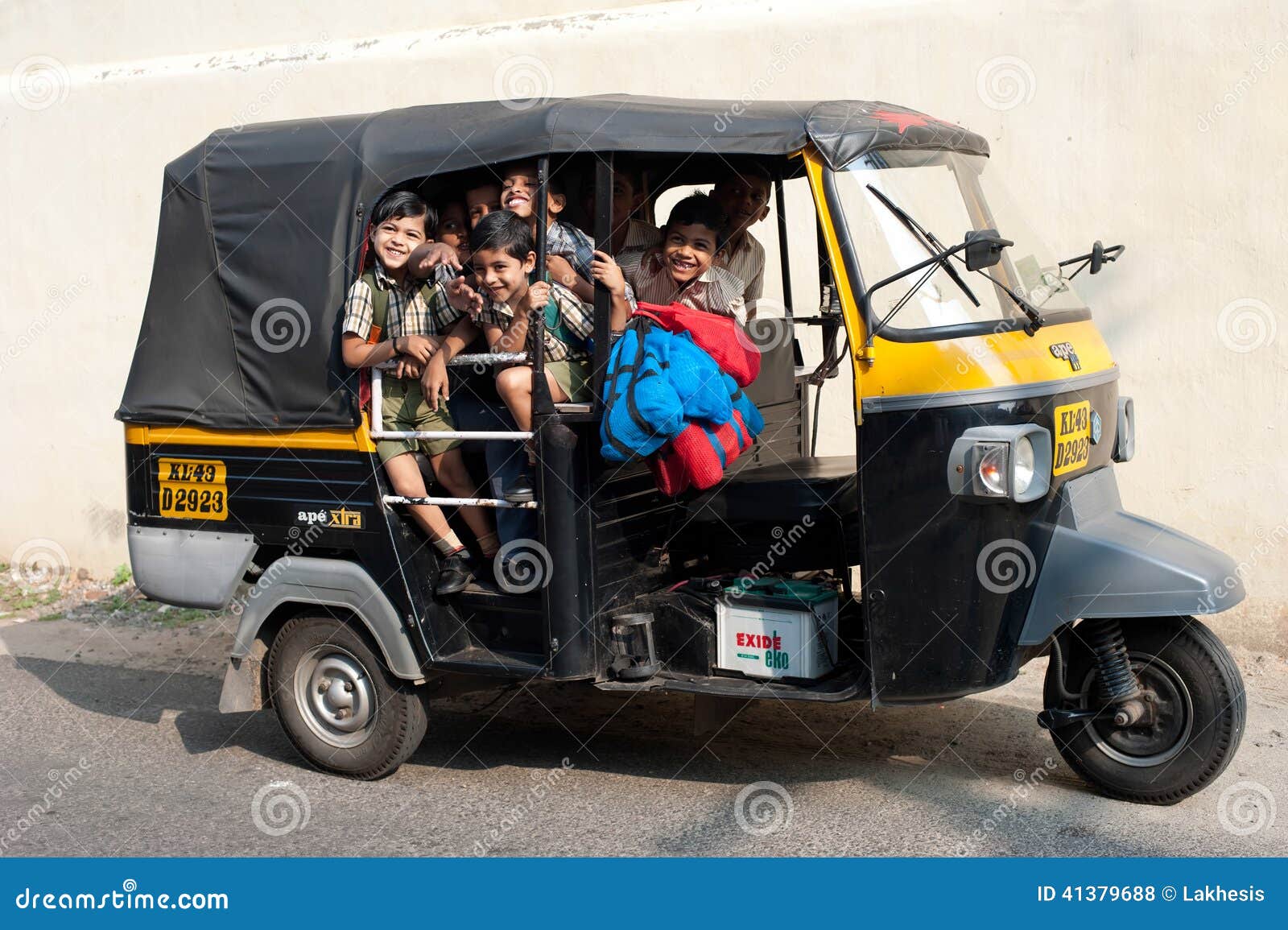 Indian School Children Going Home Rickshaw Stock Photos - Free ...