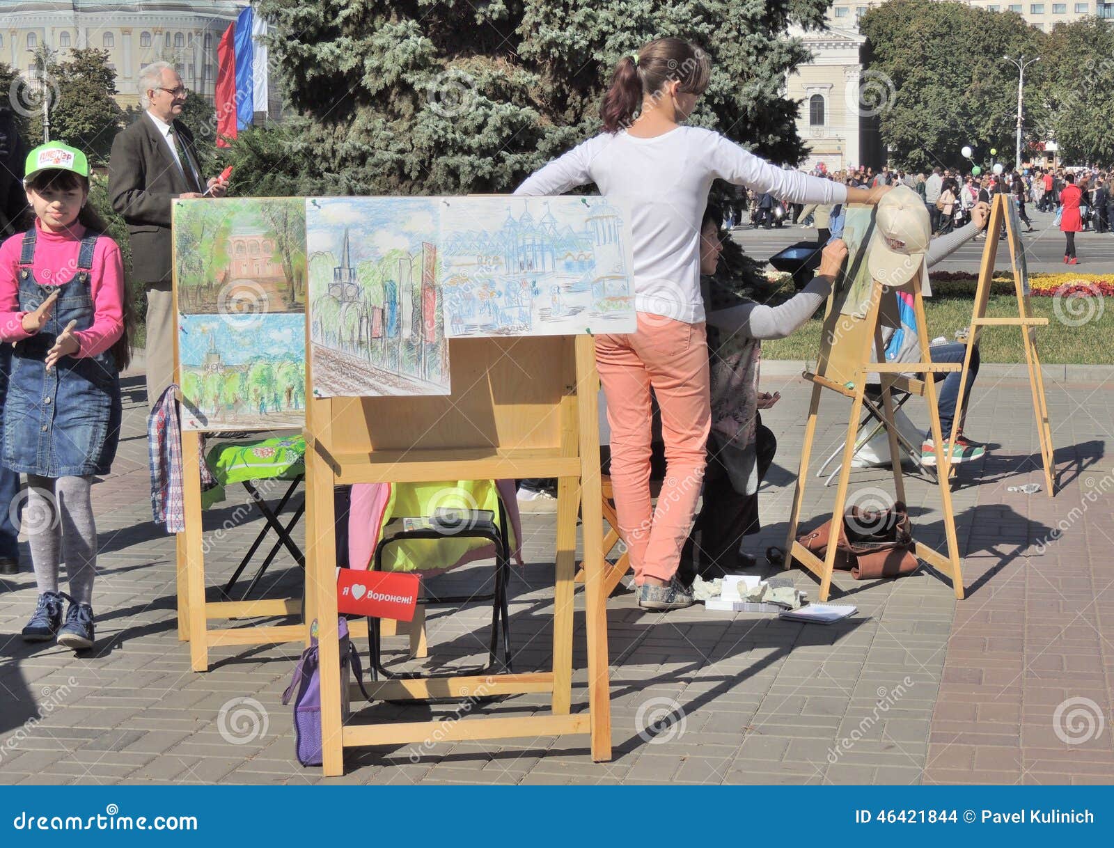 School of drawing show editorial stock image. Image of beautiful - 46421844