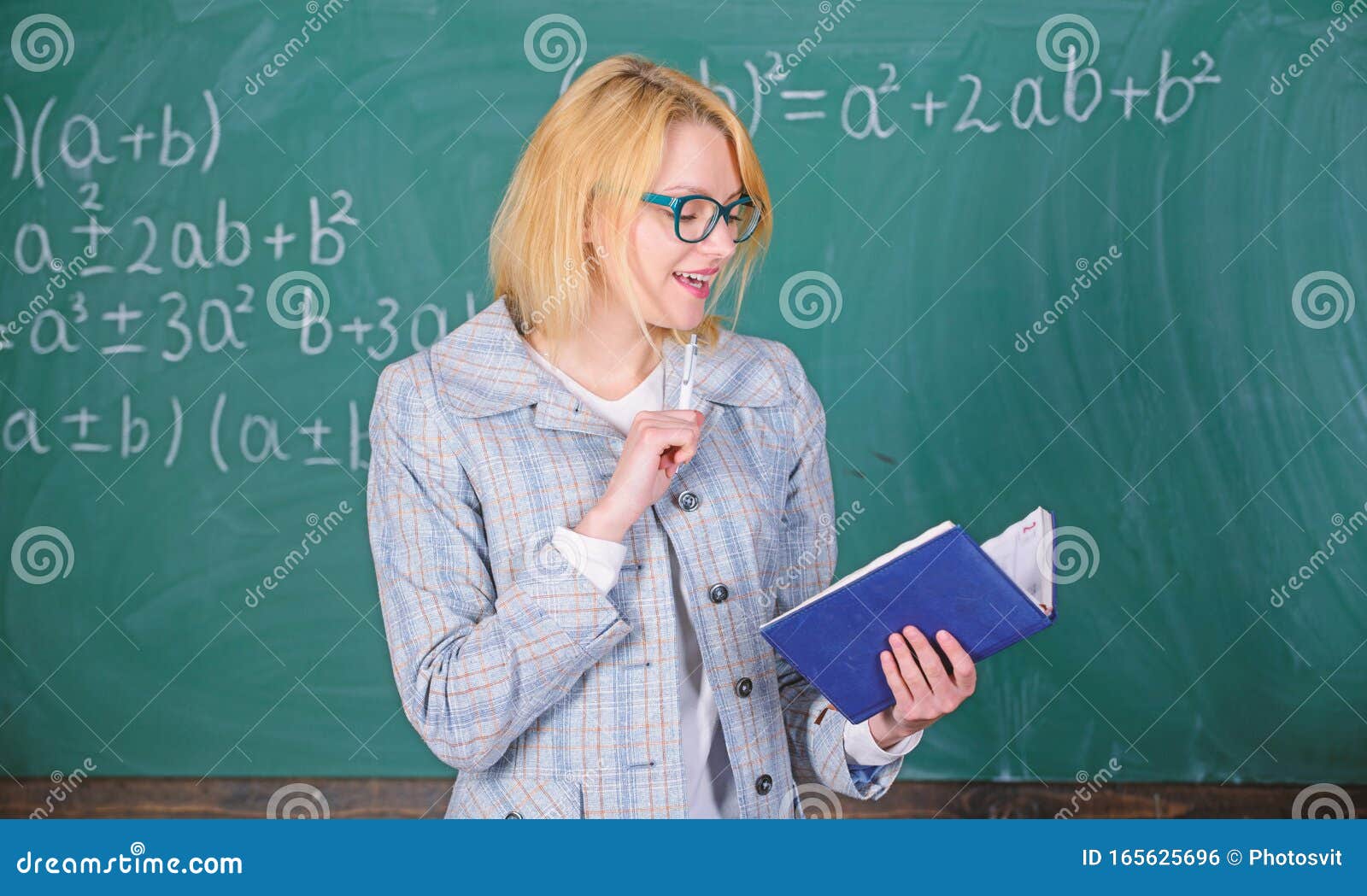 School Teacher Explain Things Well and Make Subject Interesting ...