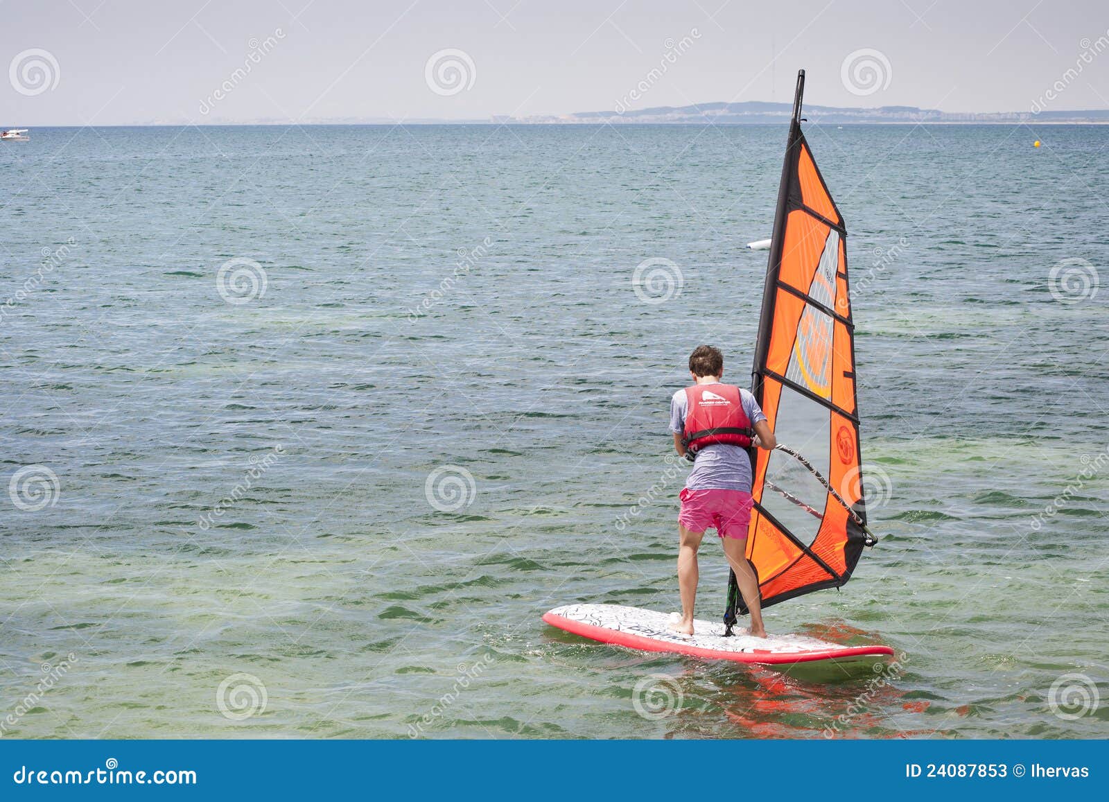 School van Windsurf redactionele stock foto. Image of surfen - 24087853