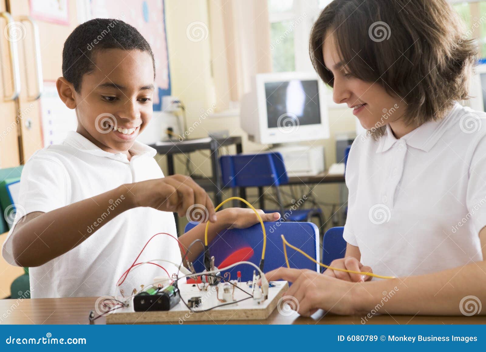 Schoolchildren in a Science Class Stock Image - Image of ethnic ...