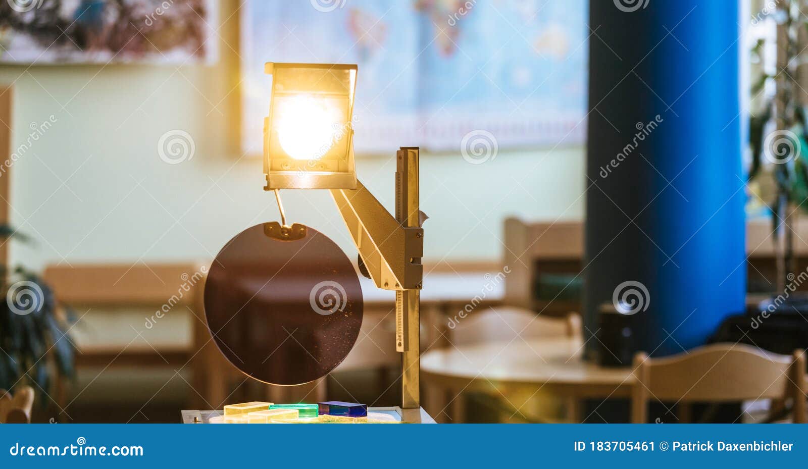 Schooling Concept: Retro Overhead Projector in Classroom, Educational ...