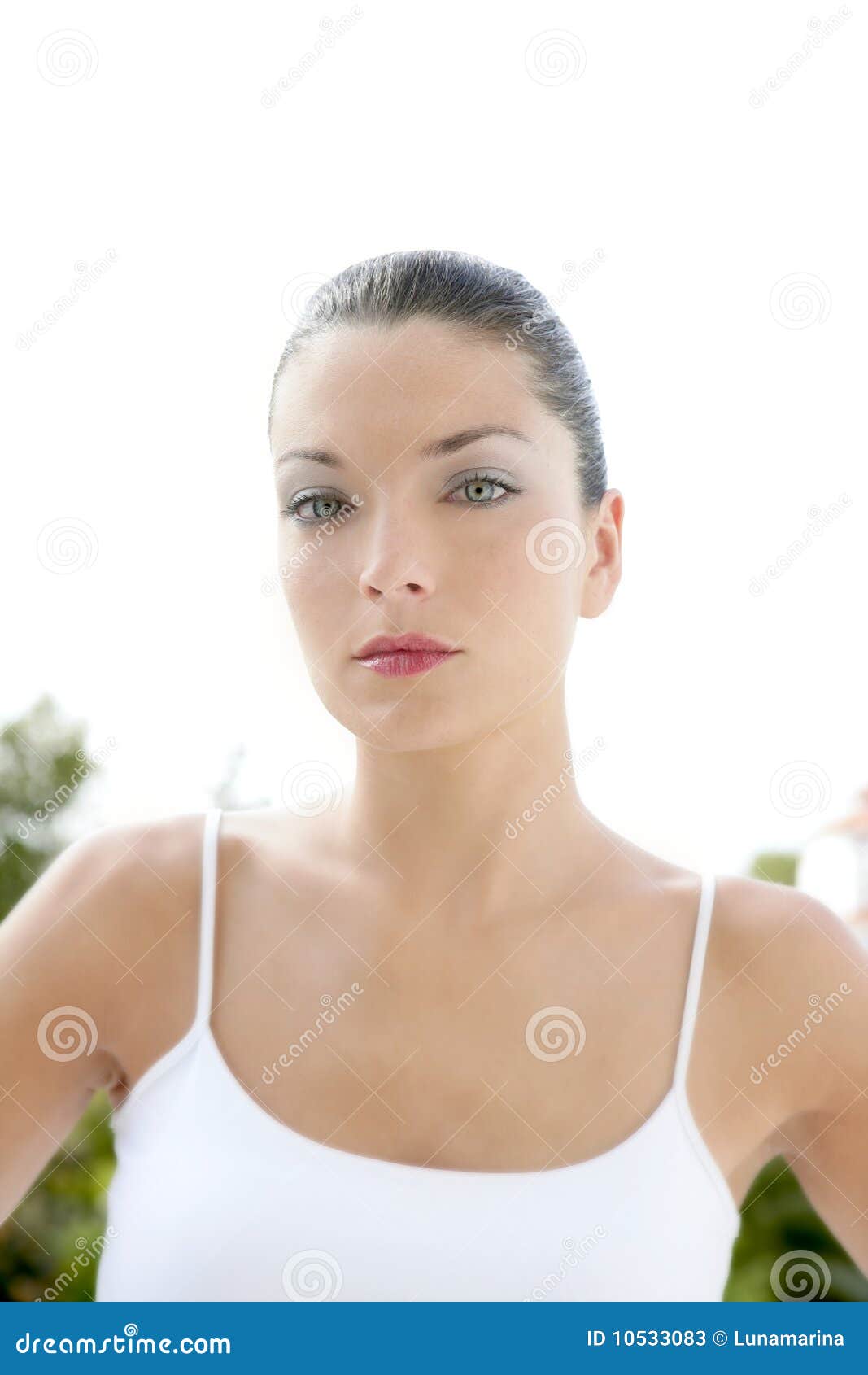 Schoon Mooi Vrouwen Openluchtportret Stock Afbeelding - Image of modern ...
