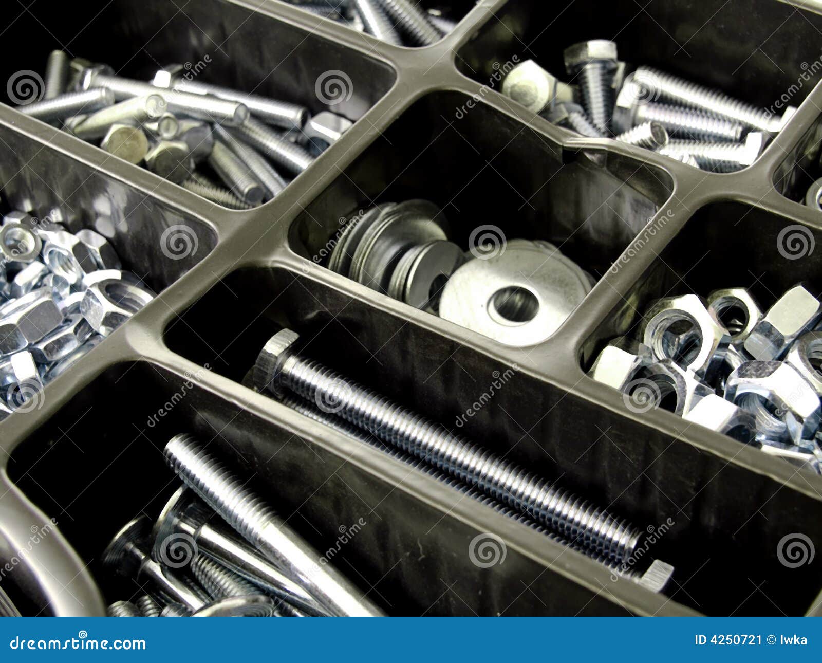 Schrauben und Muttern stockbild. Bild von eindeutig, nachricht - 4250721
