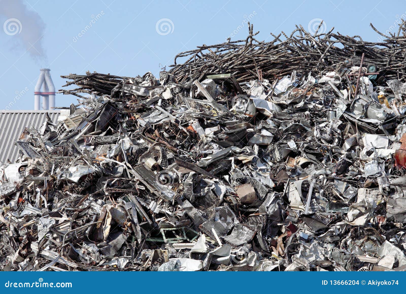 Schroot stock foto. Image of recycling, vuil, ontmanteld - 13666204