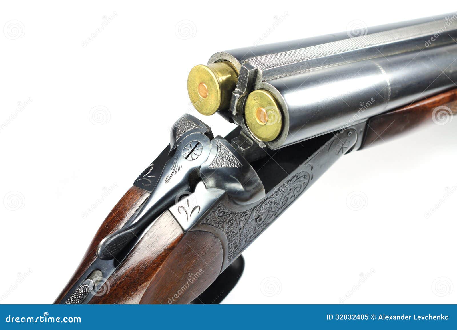 Schrotflinte mit Munition stockbild. Bild von gewehr - 32032405