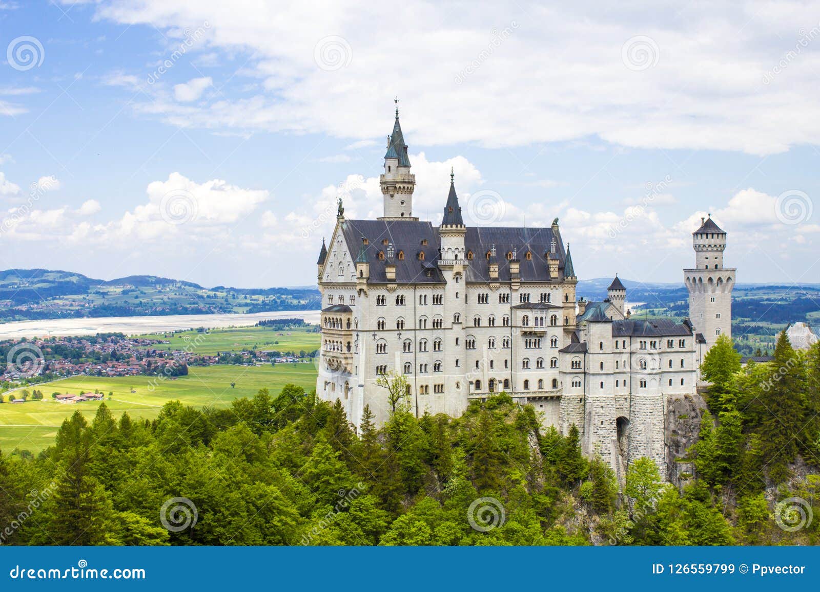 Schwangau, Germany -Neuschwanstein Castle Editorial Stock Image - Image ...