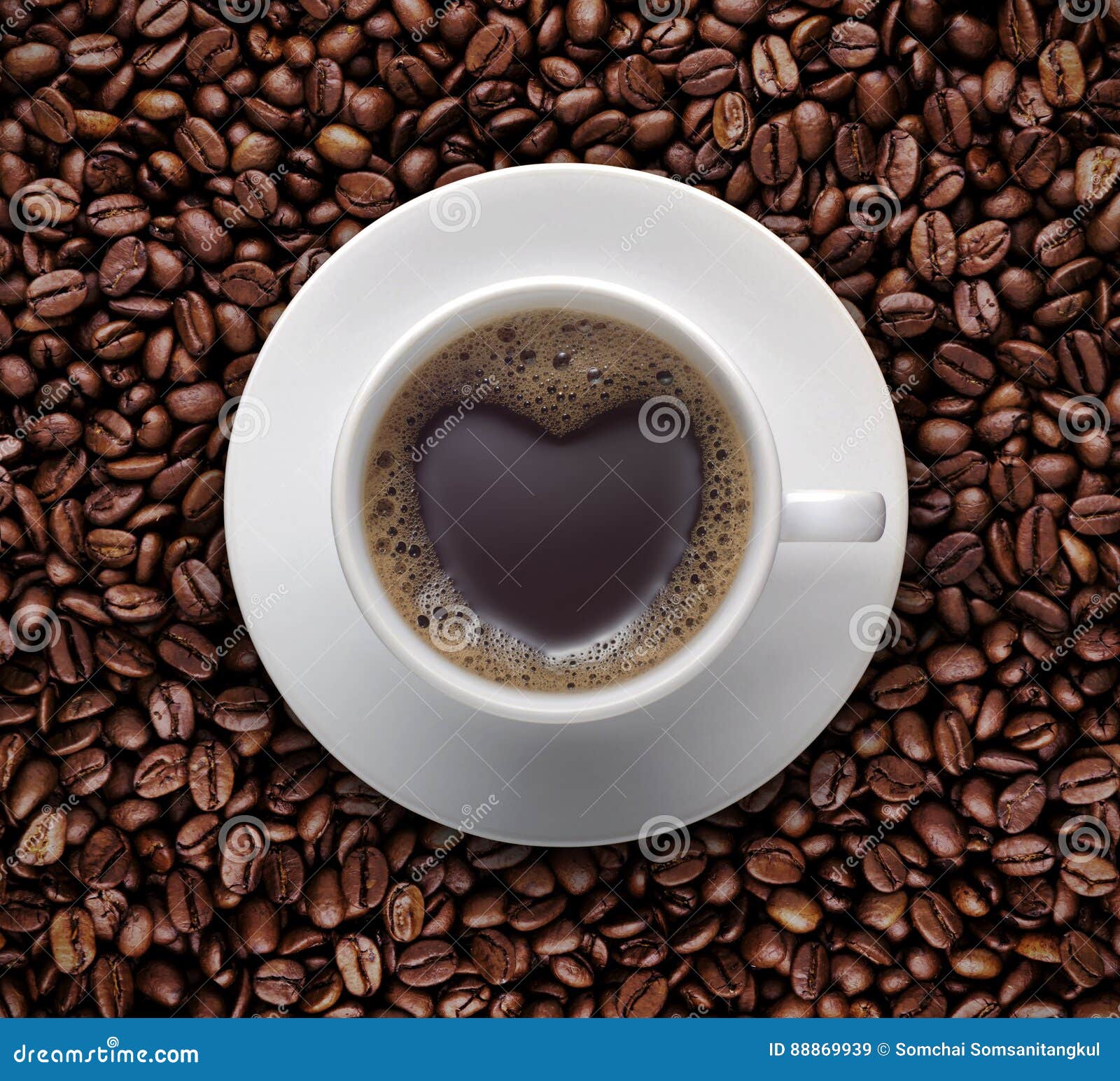 Schwarze Kaffeetasse Liebe Mit Herzform Auf Kaffeebohne Stockbild ...