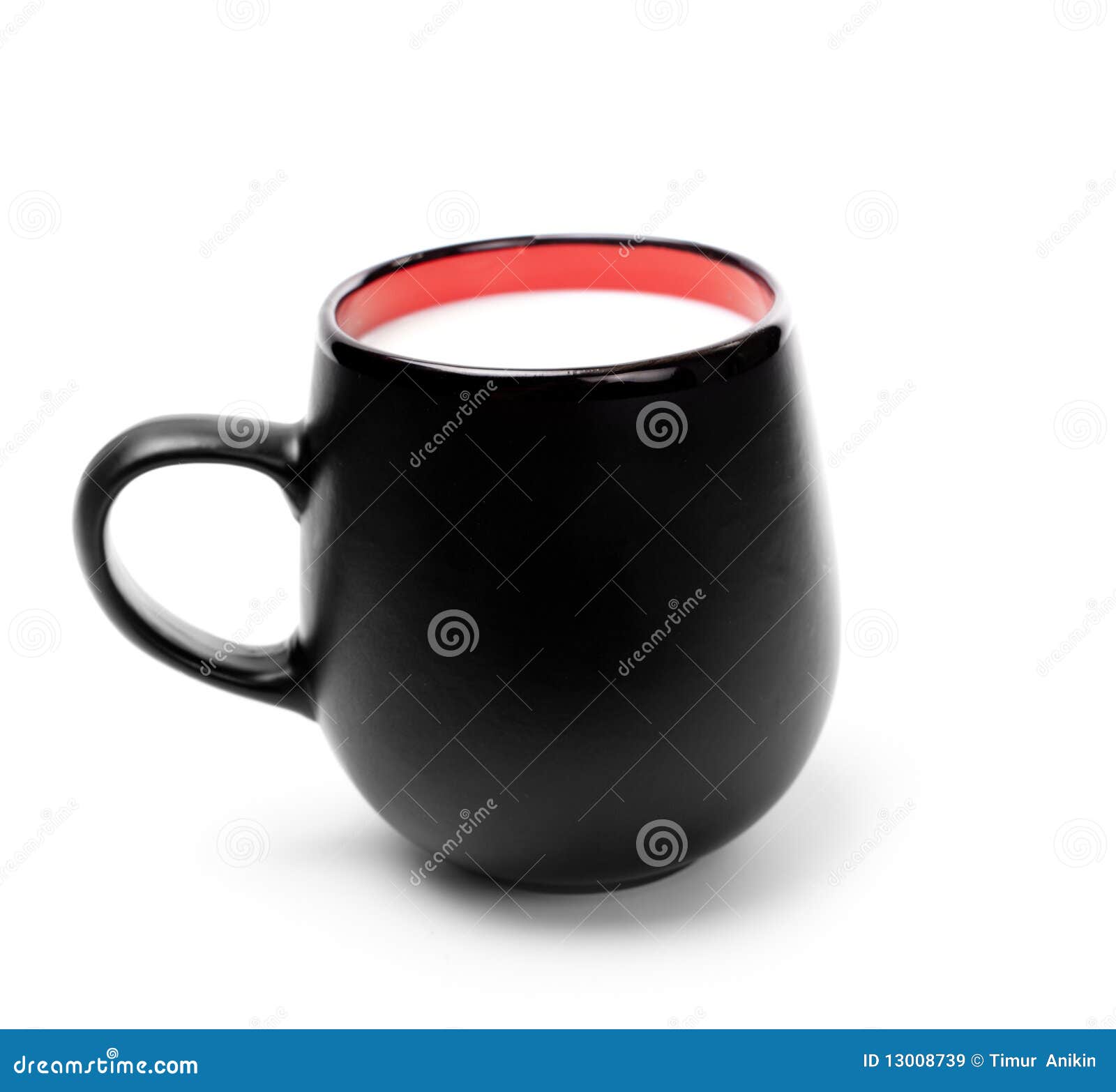 Schwarzer Becher mit Milch stockbild. Bild von gesundheit - 13008739