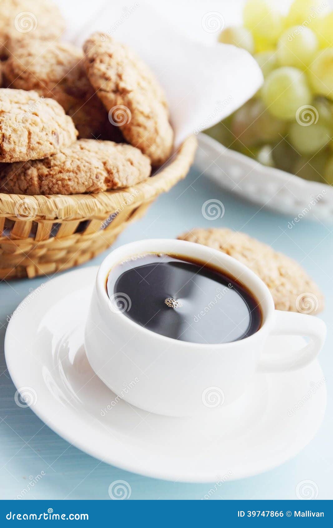 Schwarzer Kaffee stockfoto. Bild von korb, hintergründe - 39747866