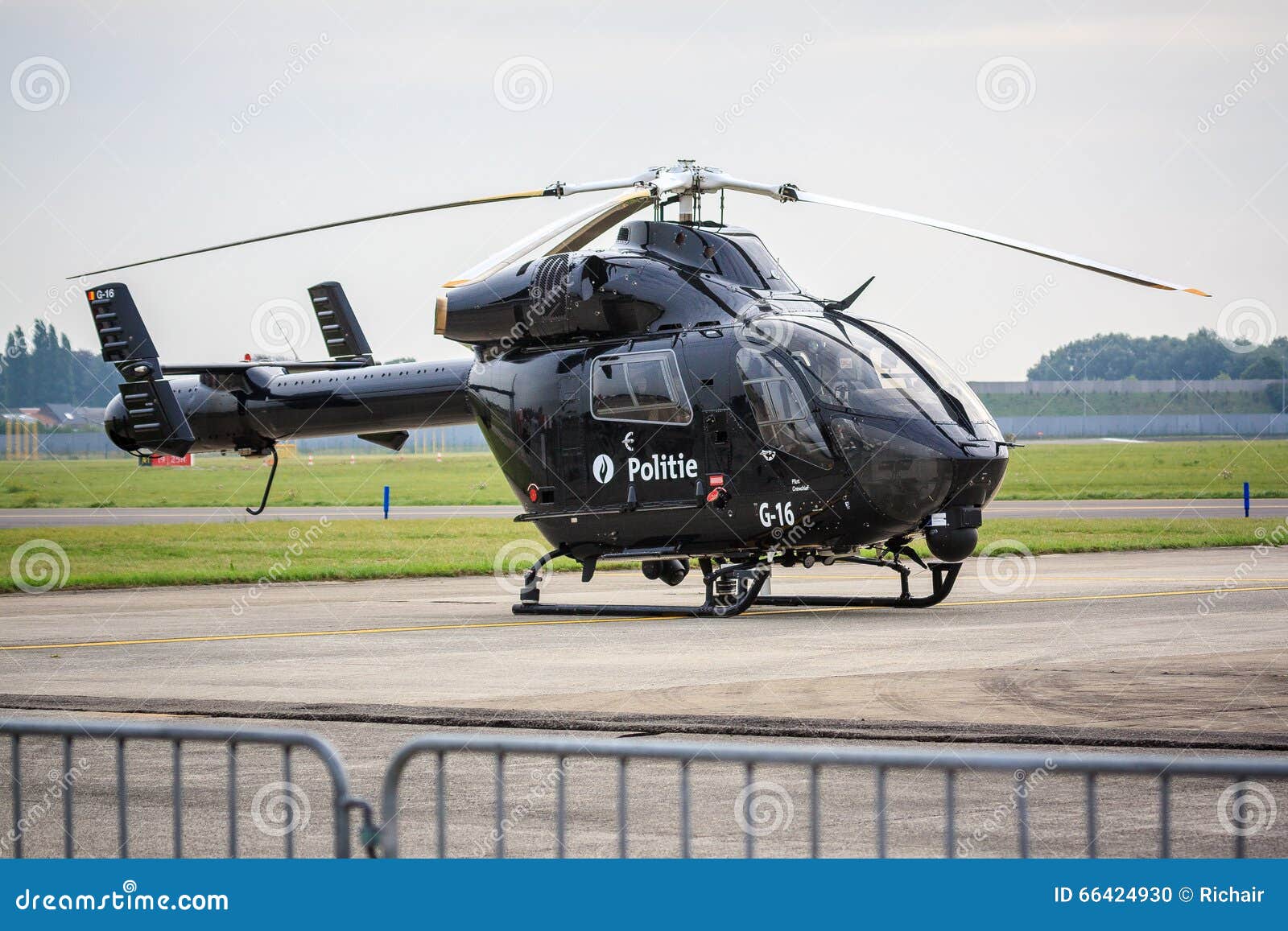 Schwarzer Polizeihubschrauber Redaktionelles Bild - Bild von ...