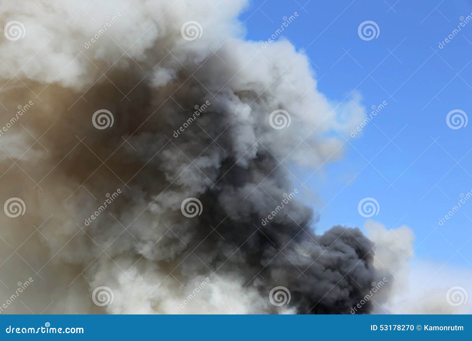 Schwarzer Rauch stockfoto. Bild von intensiv, zerstörung - 53178270