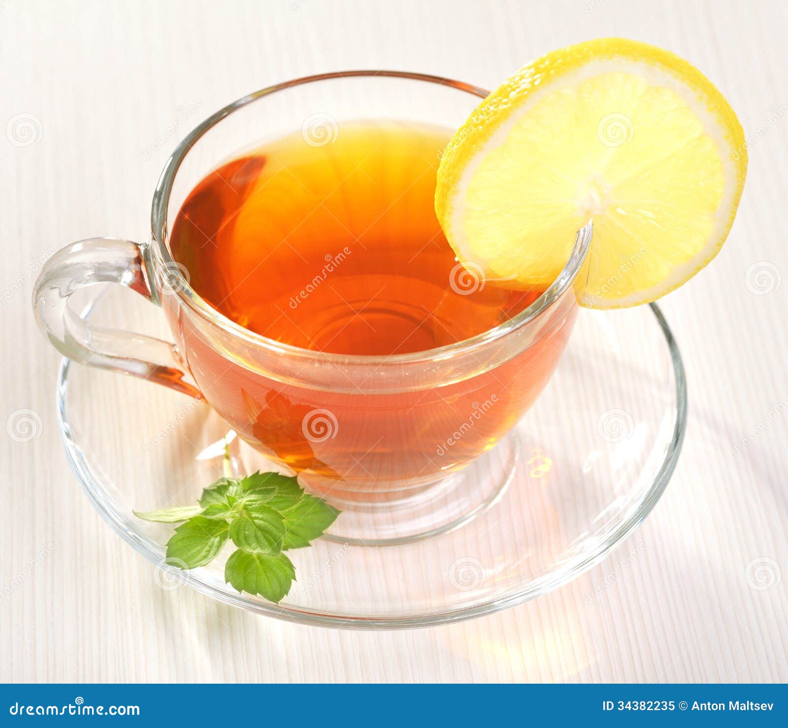 Schwarzer Tee mit Zitrone stockbild. Bild von gesund - 34382235