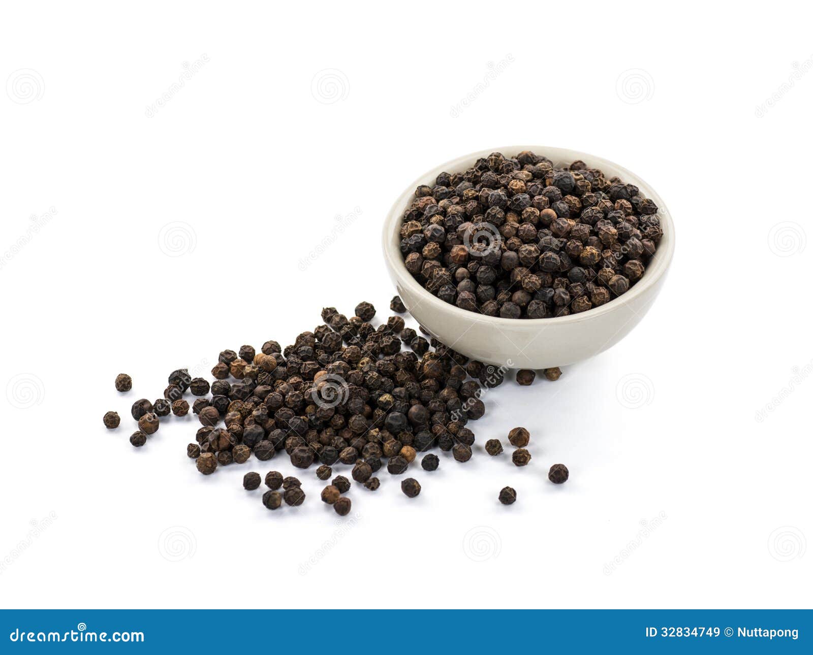 Schwarzes Pfefferkorn stockbild. Bild von gruppe, pfeifer - 32834749